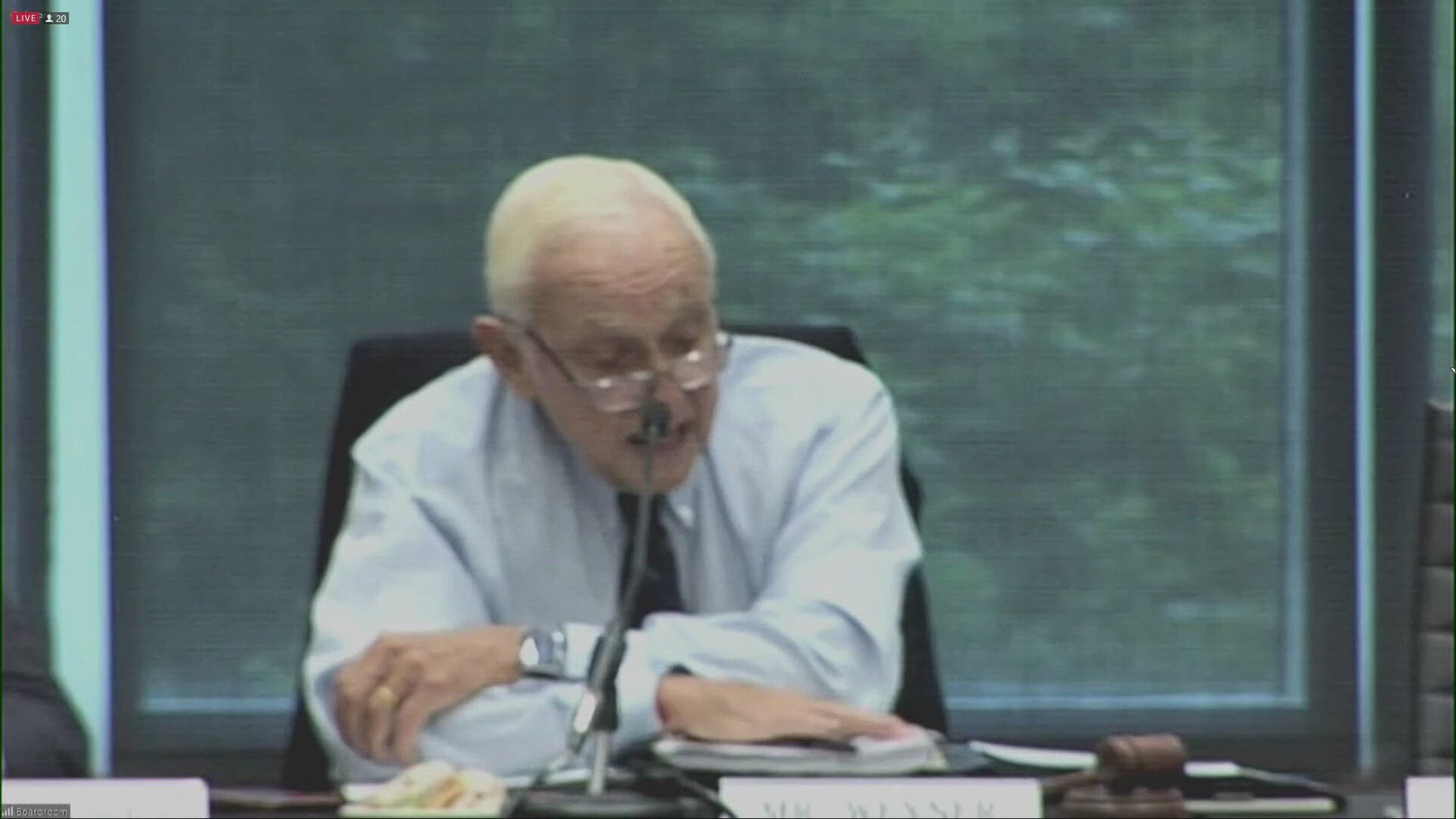 Attorneys for Les Wexner looking to quash subpoena in Strauss lawsuit ...
