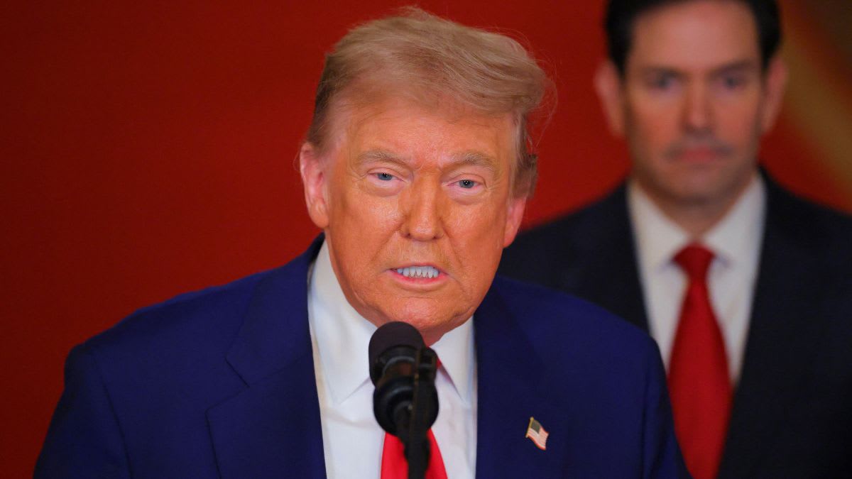 Trump threatens to hit Iran 'very hard where it hurts'