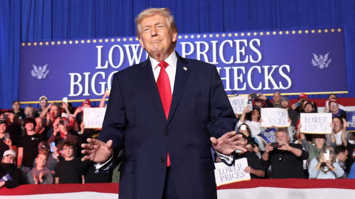 Watchdog warns Trump may be breaking records law with auto-deleting ...