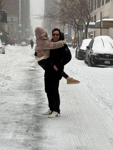 Jimmy Fallon's daughter Frances, 11, enjoys sweet snow day with dad in ...