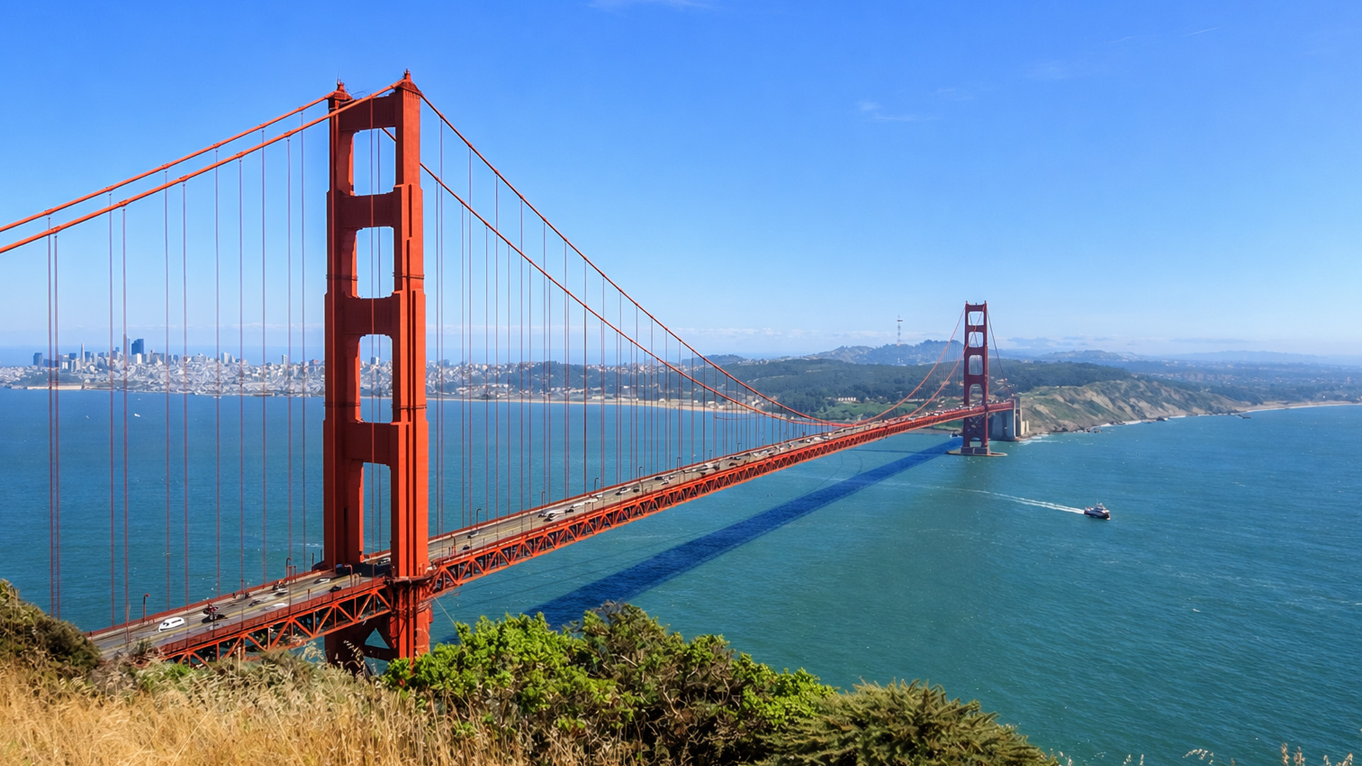 Golden Gate Bridge calm coastal views with foghorns (4K)