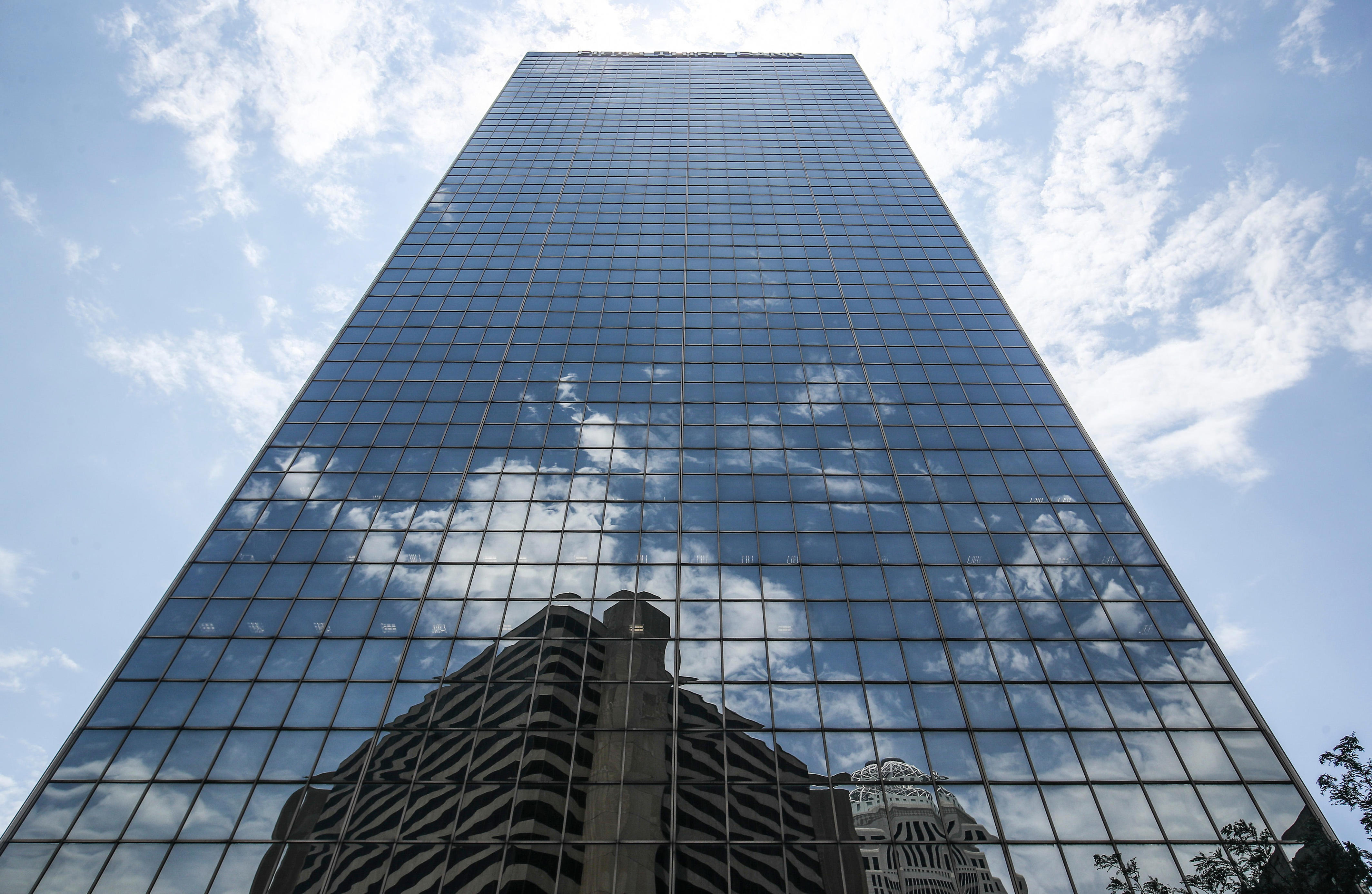 JW Marriott hotel planned for Fifth Third Bank building in downtown ...