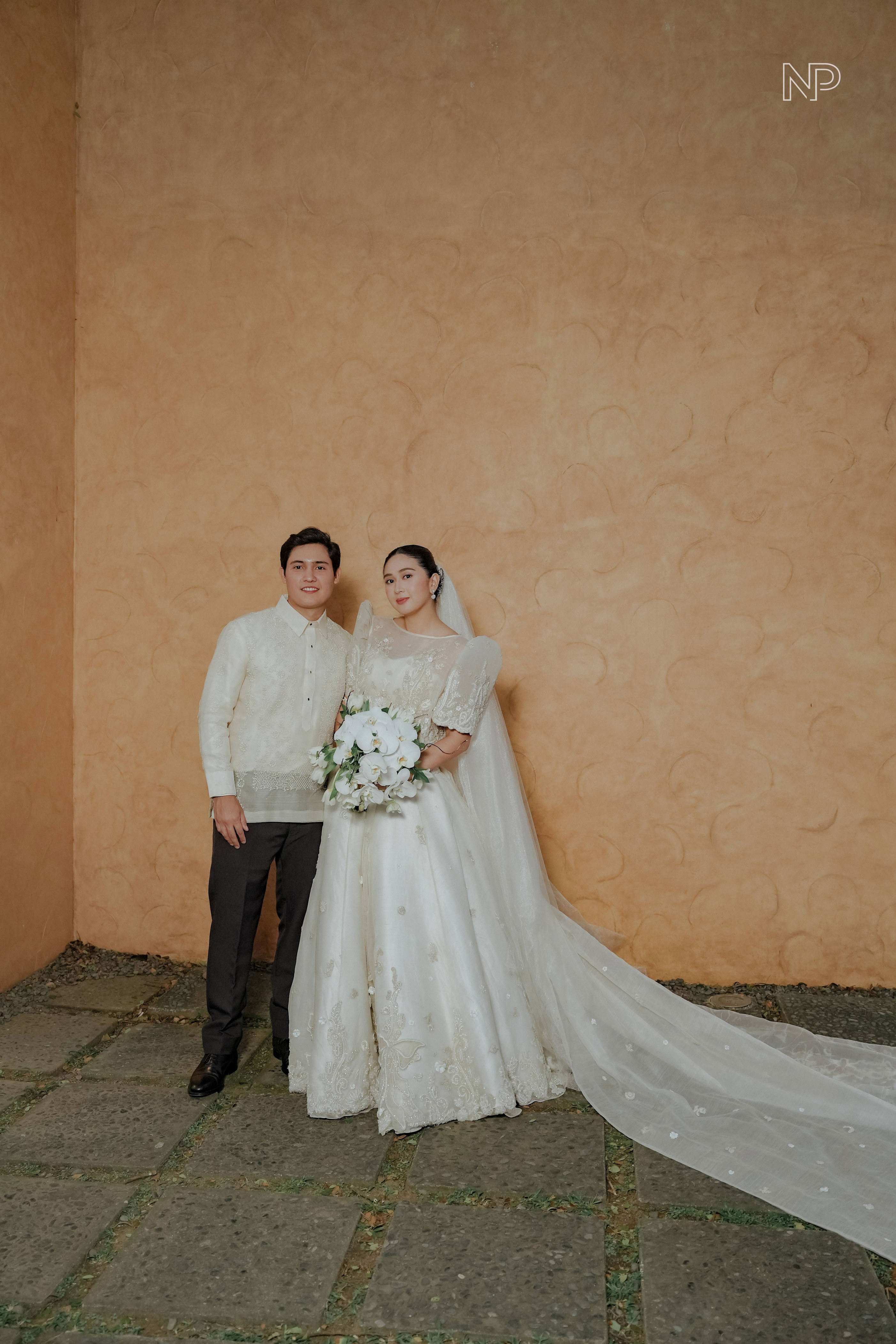 Southeast Asian fruits inspired this tropical, Filipino-themed wedding ...