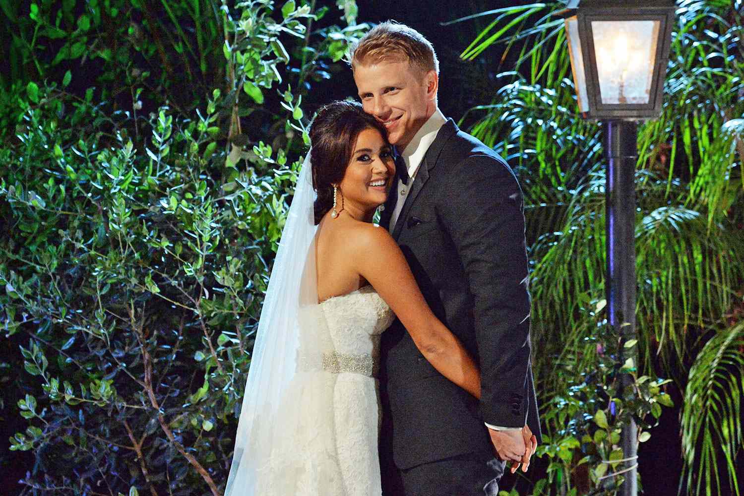 “Bachelor” alum Sean Lowe celebrates 12 years of marriage with wife ...