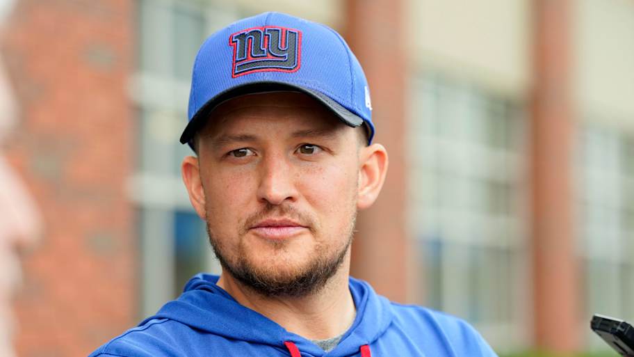 Titans hire new QB coach