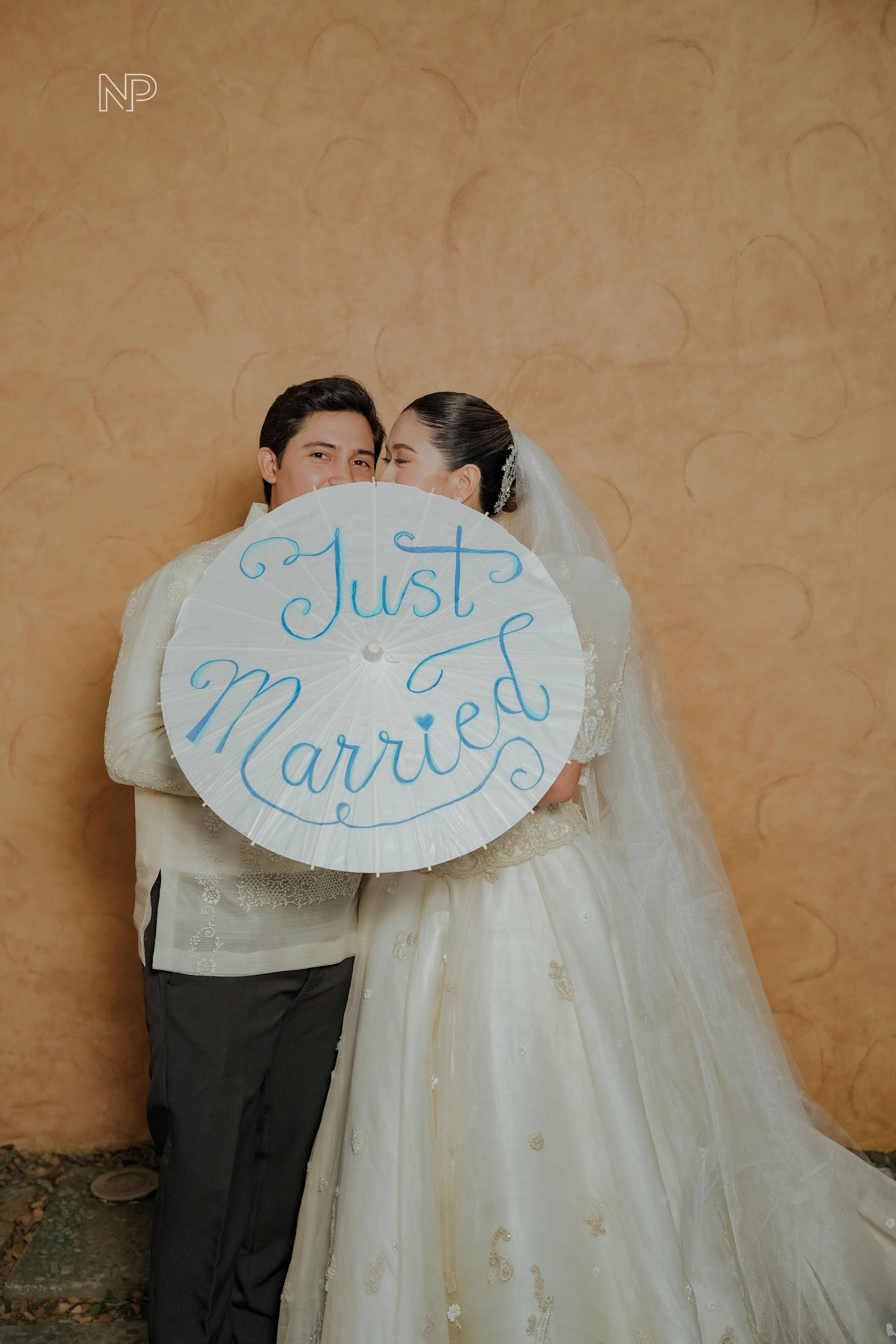 Southeast Asian fruits inspired this tropical, Filipino-themed wedding ...