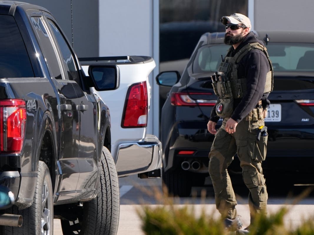 ICE agents to patrol Super Bowl | Huge school brawl | Local artist to ...