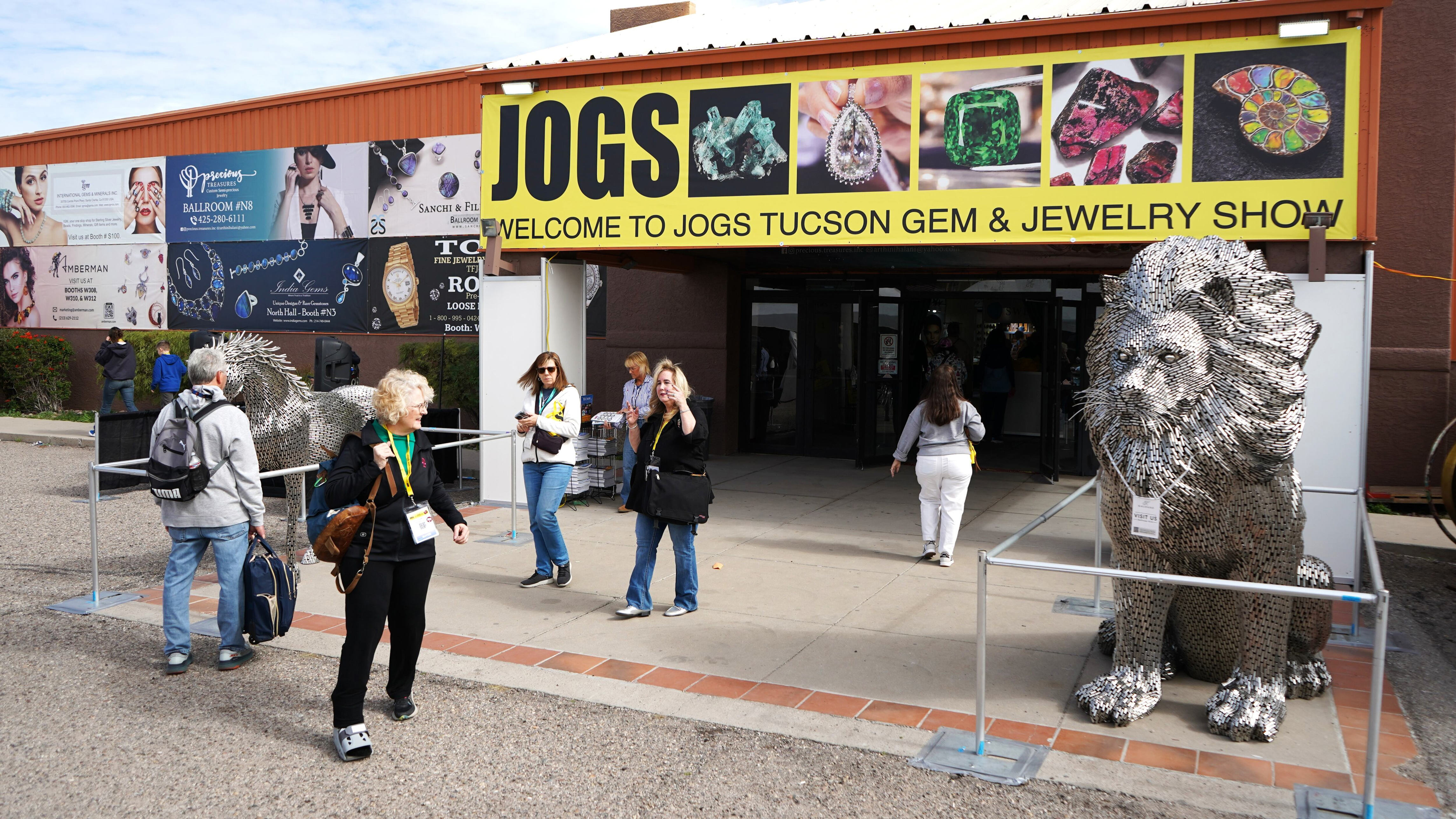 International vendors fill Tucson Expo Center as JOGS Gem and Jewelry ...