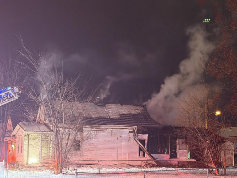 Working fire reported on East Oregon Street in Evansville