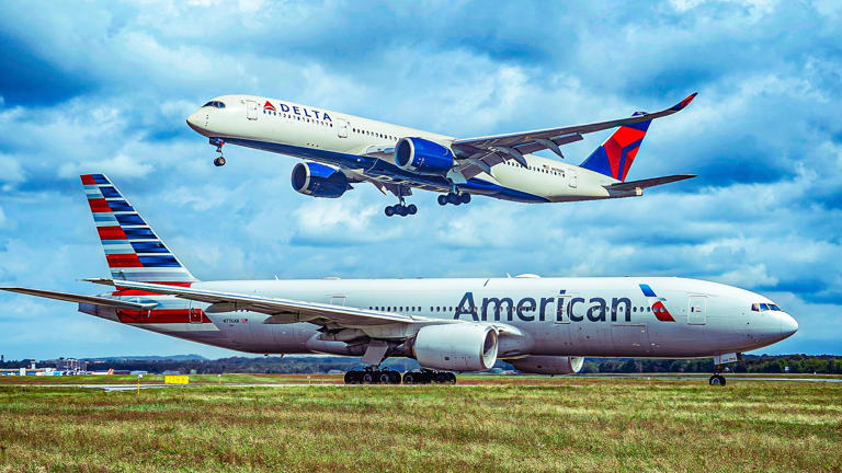 American Airlines vs. Delta Air Lines: Which legacy carrier has a ...