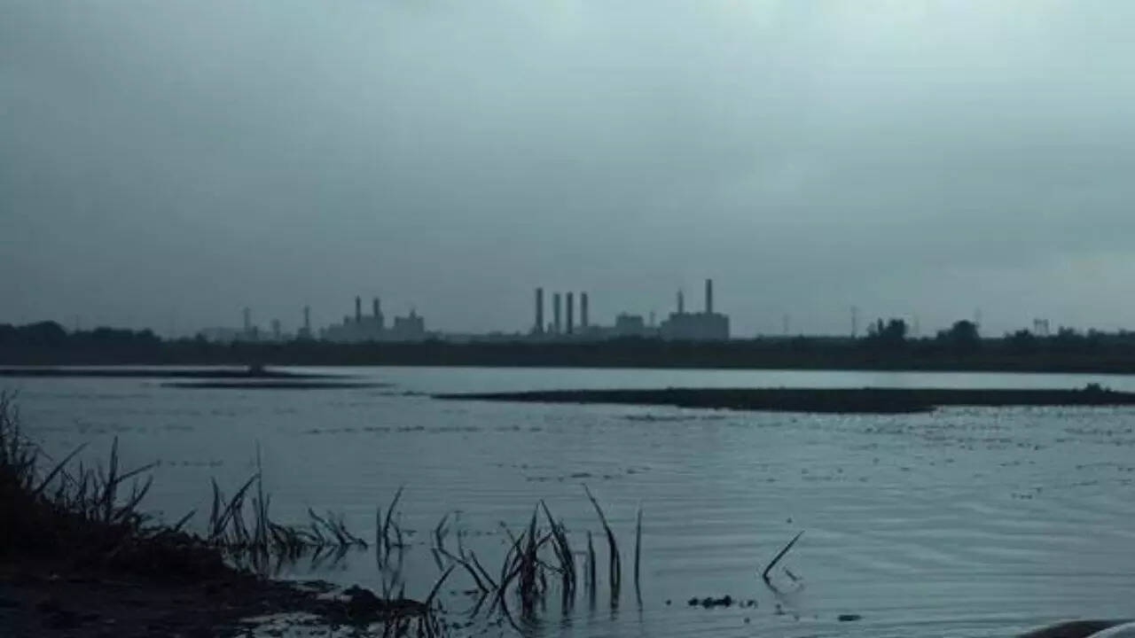 Pune horror: 3 teens lure friend via fake social media profile of girl ...