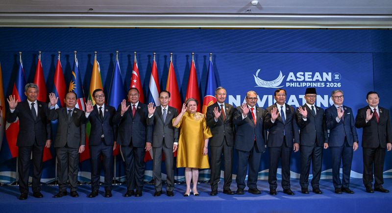 Philippines hosts ASEAN foreign minister retreat to tackle regional issues