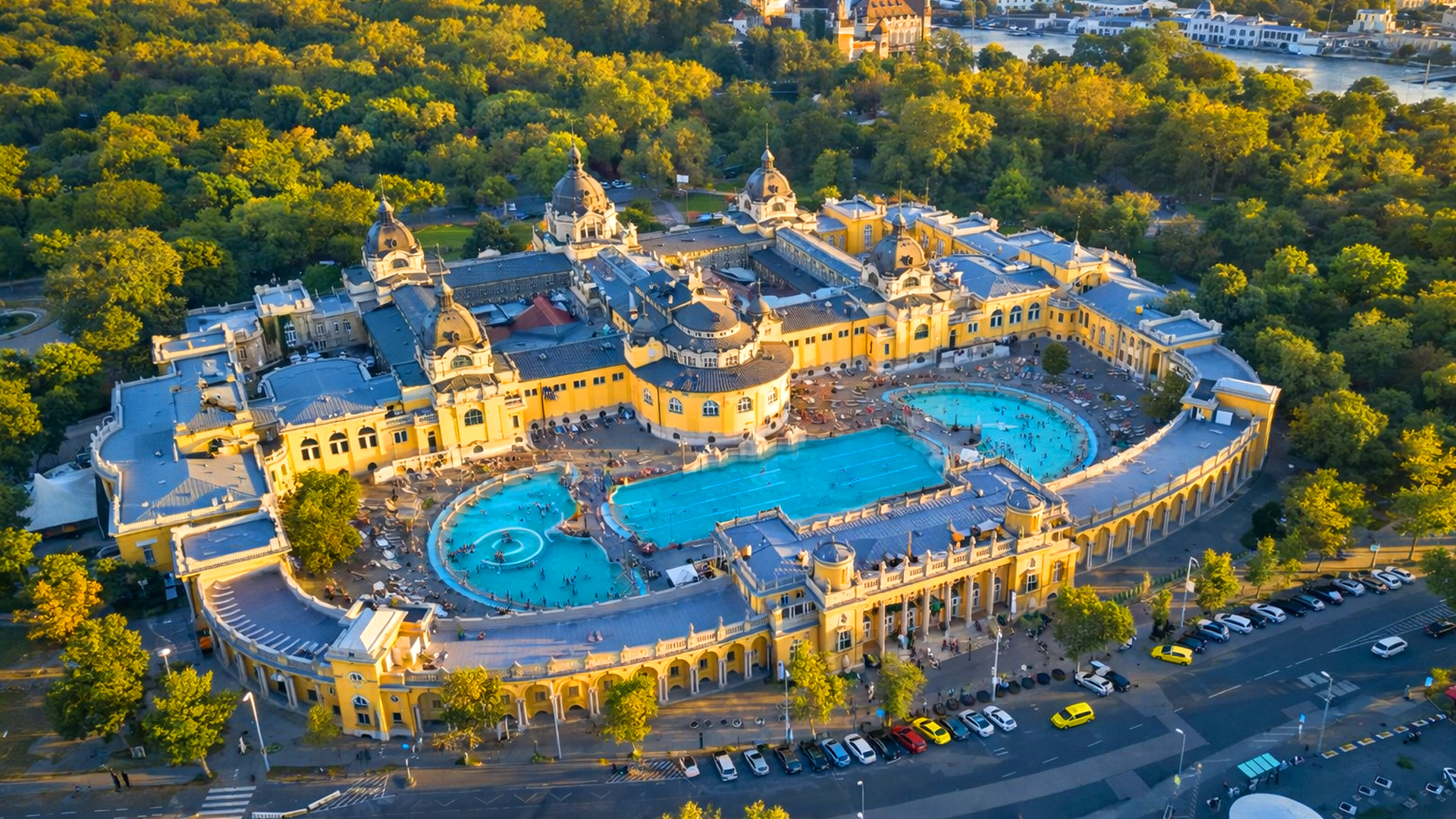 Széchenyi thermal bath complex seen from above