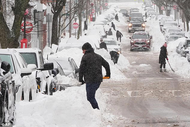 Monster storm to bring freezing temperatures to Miami as cold snap ices ...