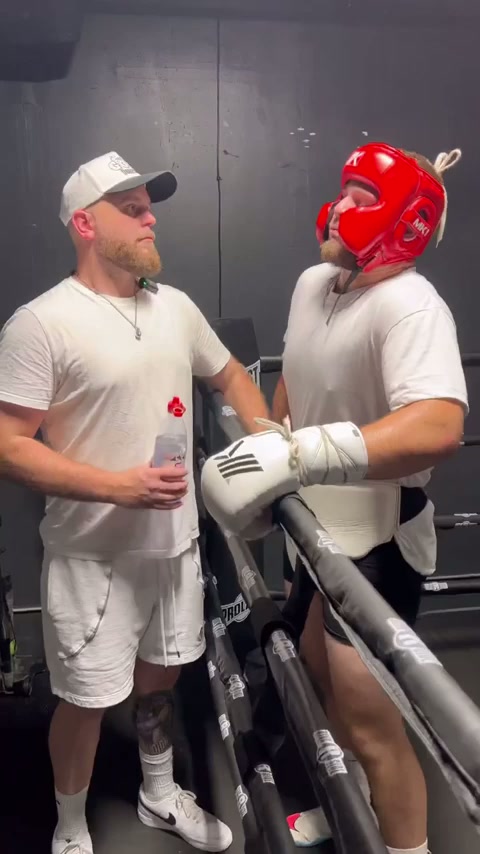 Lorenzo Medina Latin James Toney Applies Coaches Instruction in Sparring