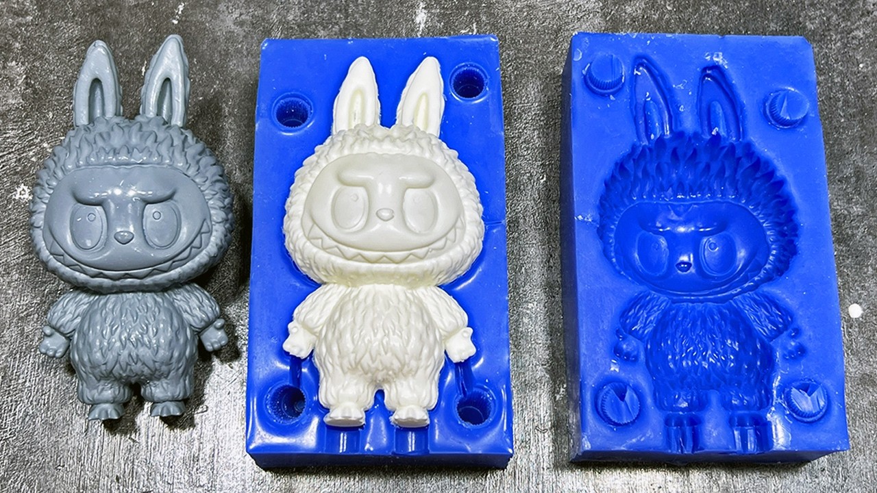 How to make silicone molds for hollow figures?