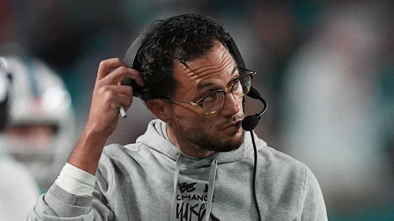 Five things to know about Chargers' new offensive line coach Butch Barry