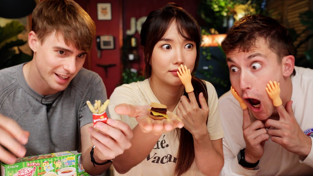 Tiny hands, big laughs: Making mini burgers with a Japanese DIY kit!