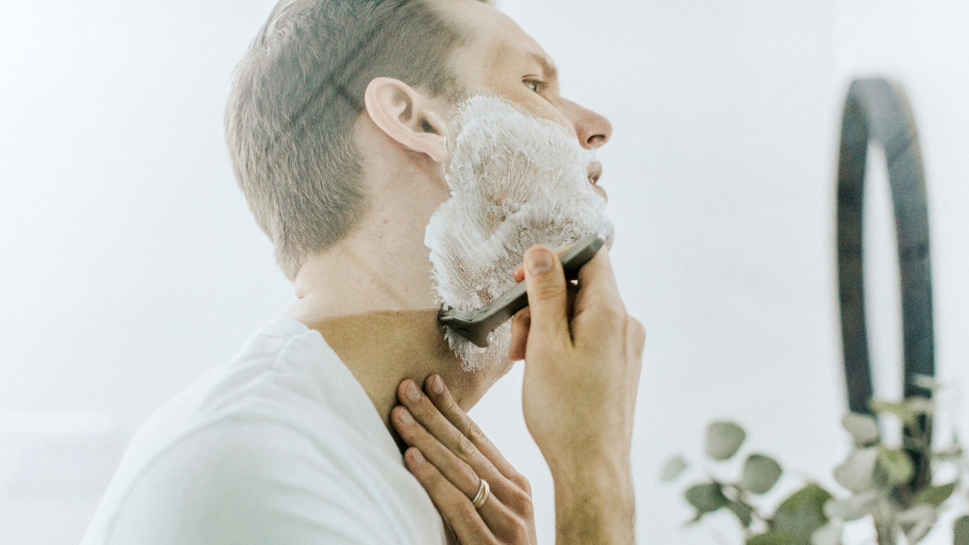 20 small grooming habits that change your whole look
