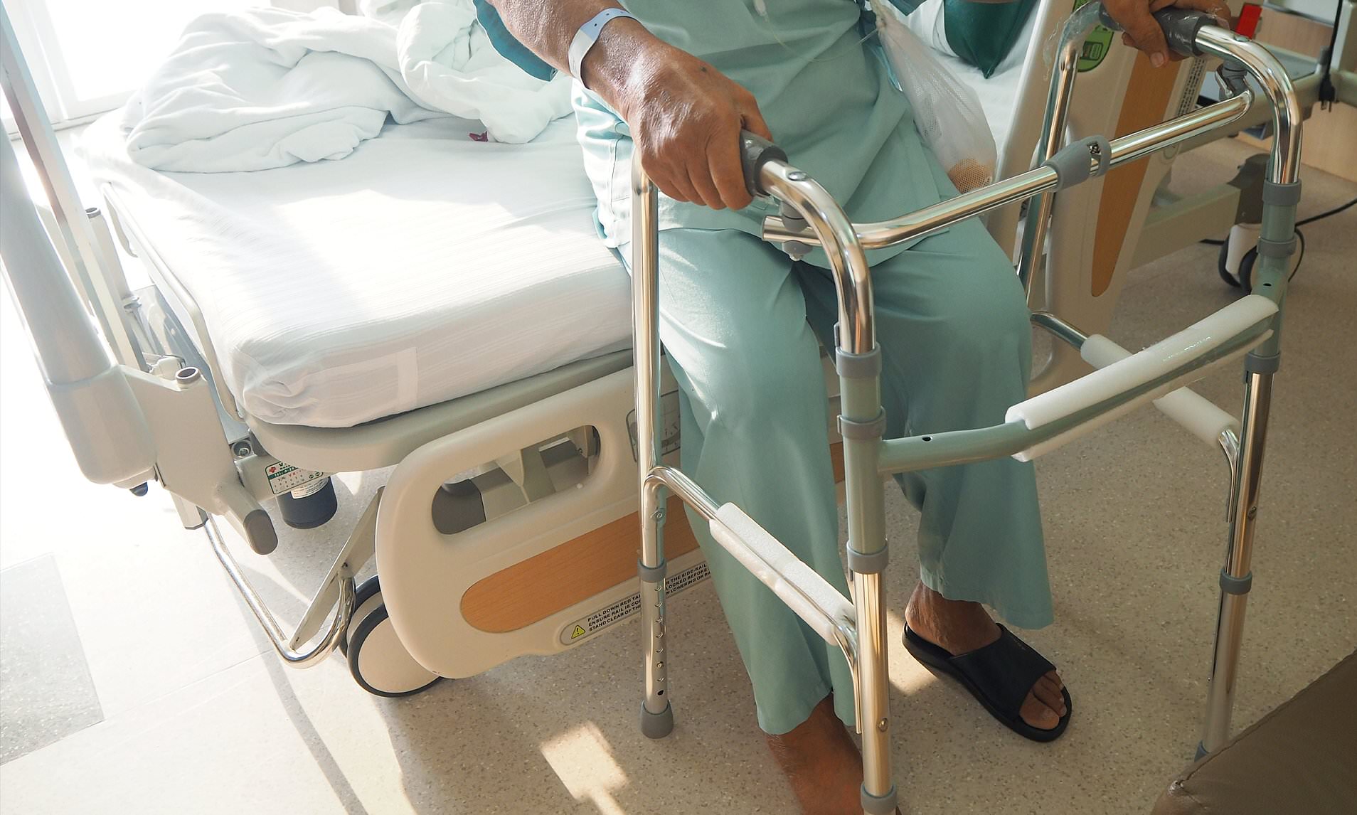 Dementia discharge delays costing NHS £328million and wasted 500,000 ...