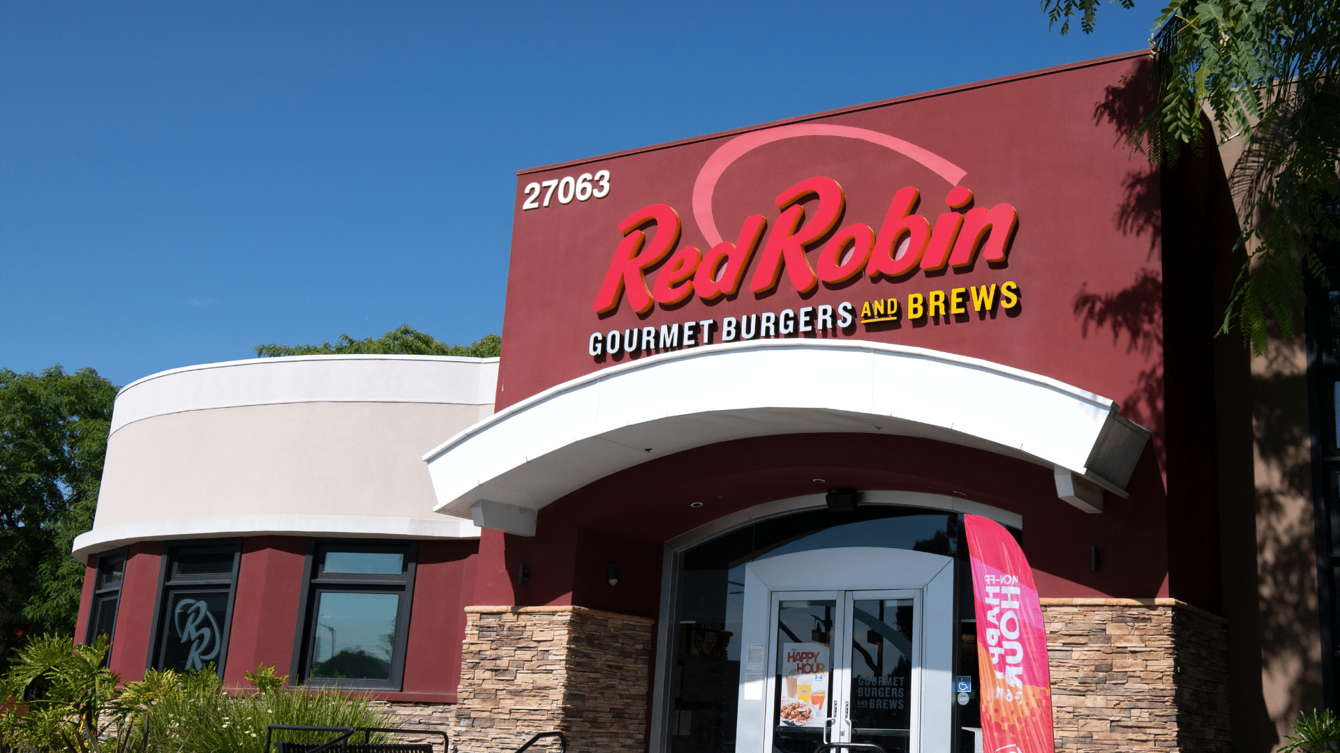 Over 70 underperforming Red Robin stores expected to close in major ...