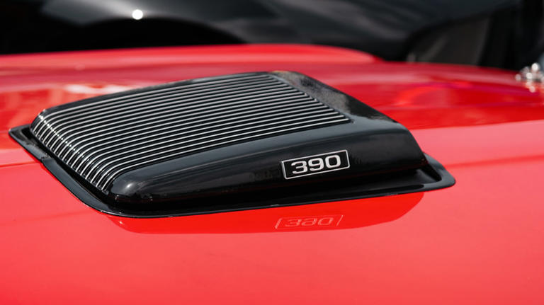 Battle of the ignored engines, the Chrysler 383 vs the Ford 390 FE