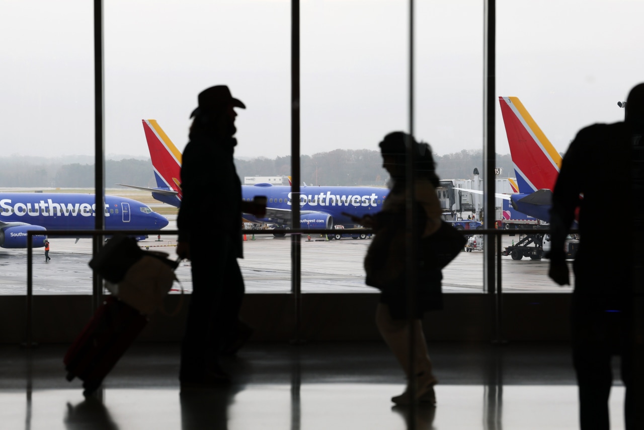 Southwest forecasts profit surge as assigned-seating flights take off