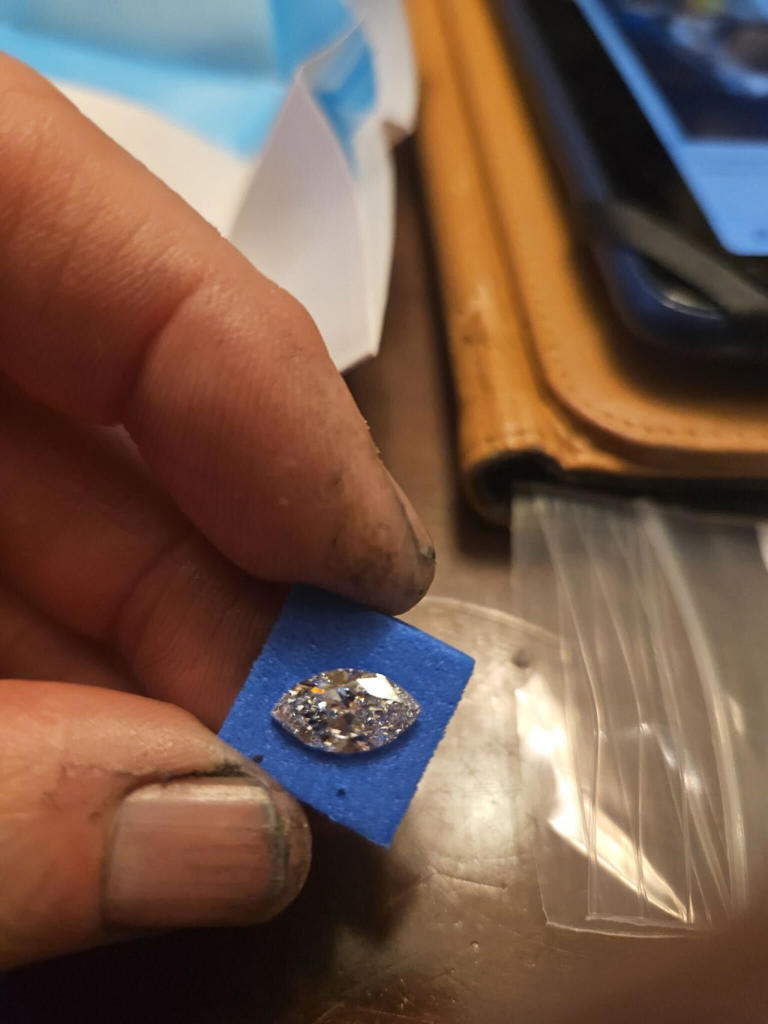 Diamond divas ditch De Beers: Why women are proudly flaunting lab-grown ...