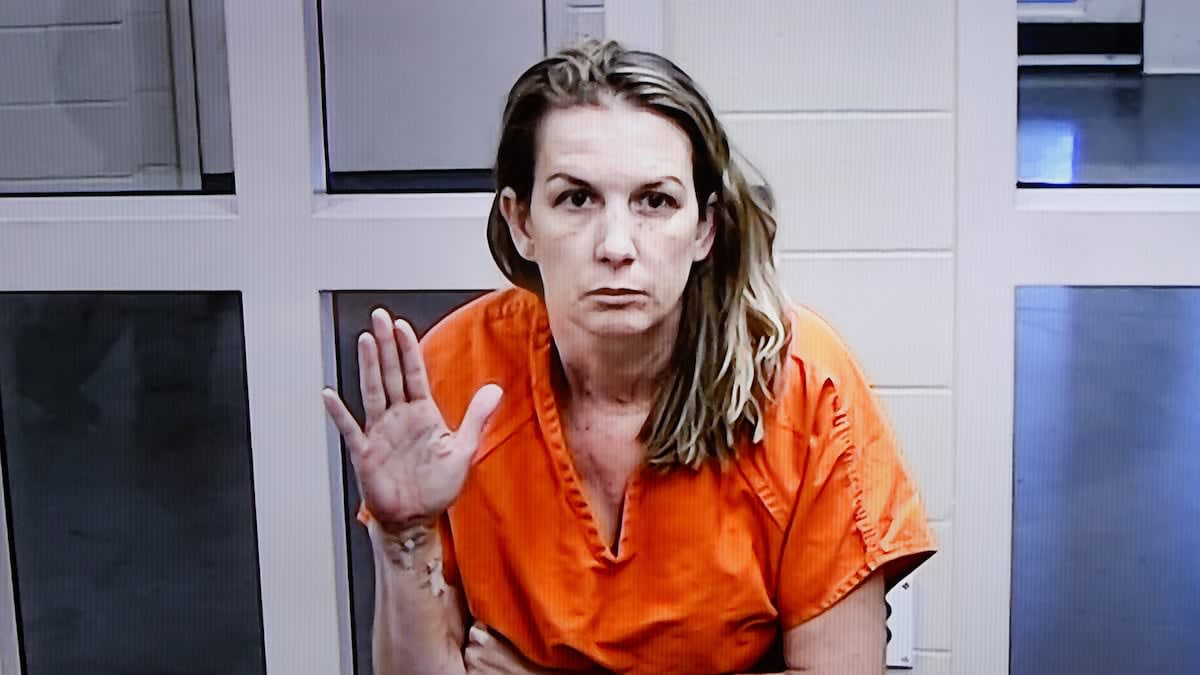Mother arrested after 4-year-old son found dead in St. Petersburg home