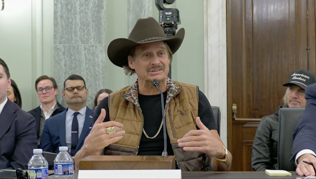 Cowboy hat-wearing Kid Rock warns ‘greedy snakes and scoundrels’ are ...