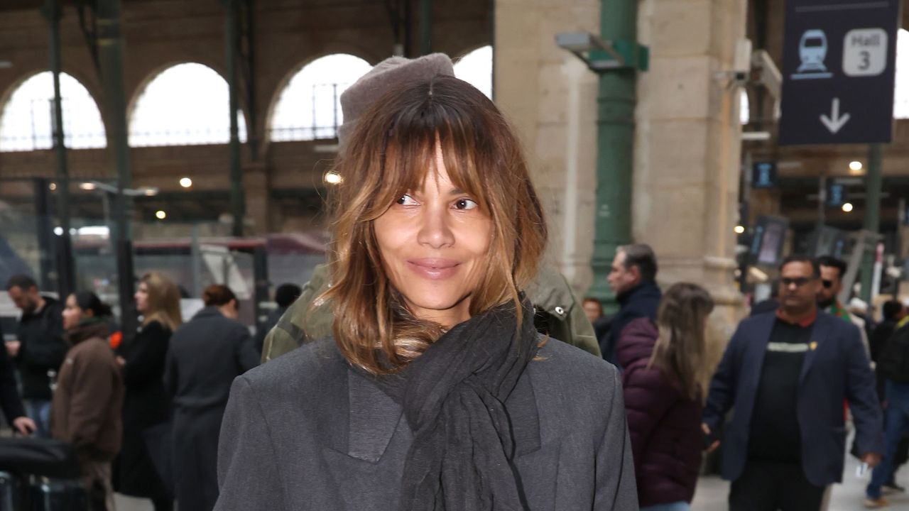 Is this the Parisian style formula we're missing? Halle Berry's travel ...