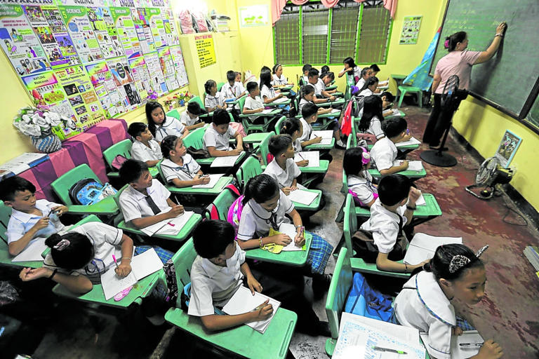 Edcom 2 to DepEd: End student 'mass promotion'