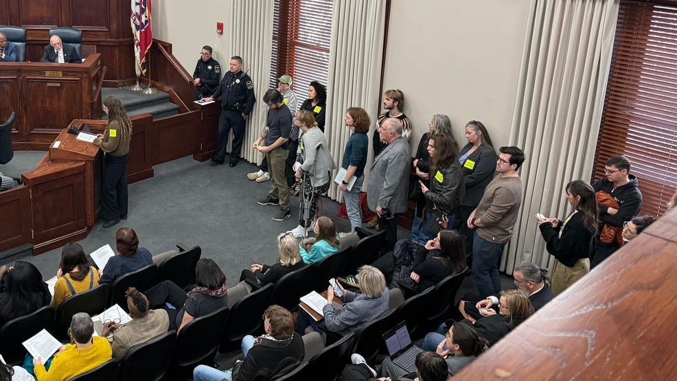 Residents urge Hamilton County Sheriff's Office to divest from ICE amid ...