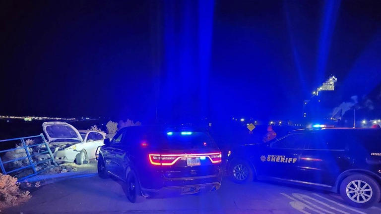 Reno man arrested after high-speed chase and crash in Storey County