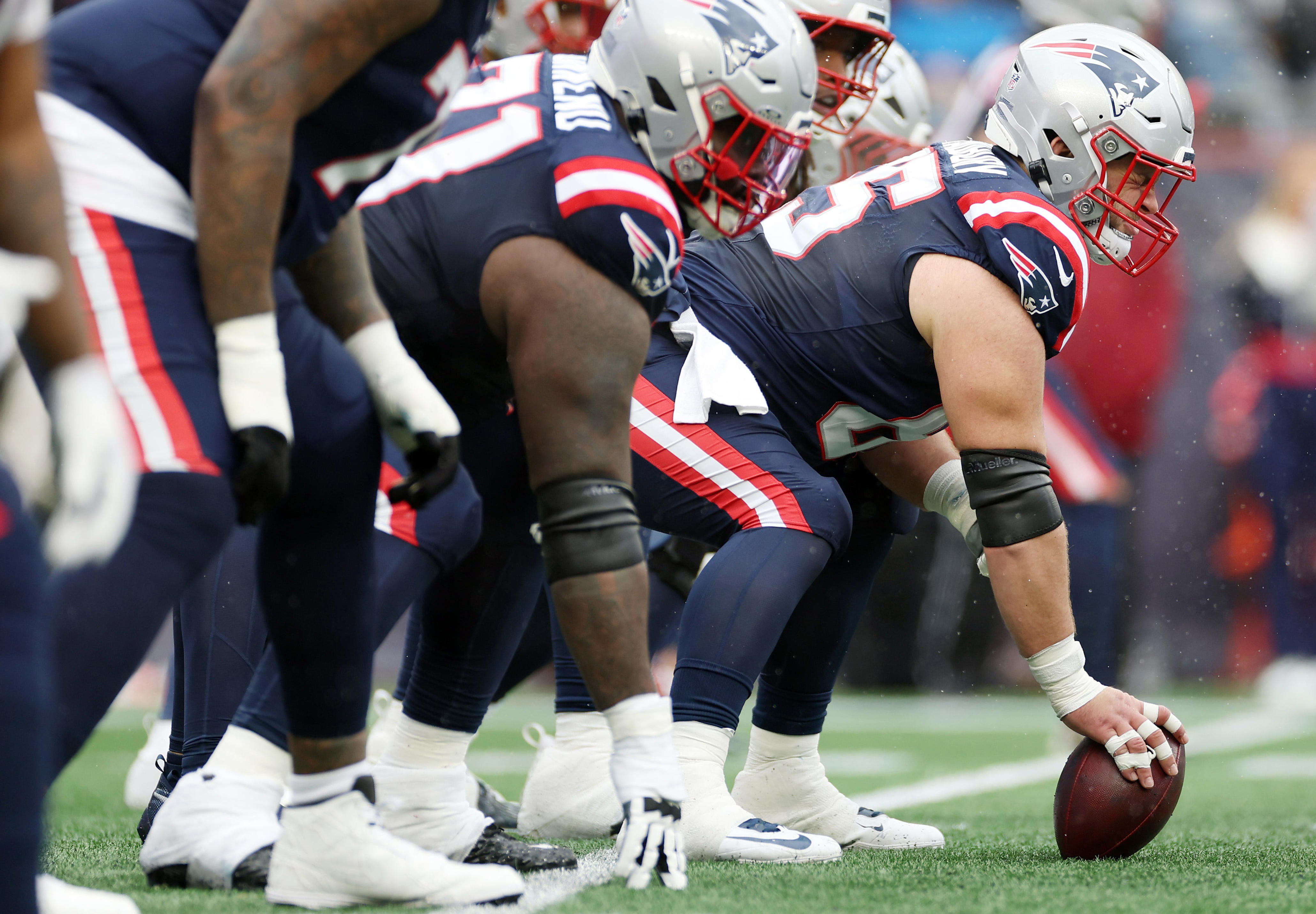 Bears trade for Patriots center Garrett Bradbury