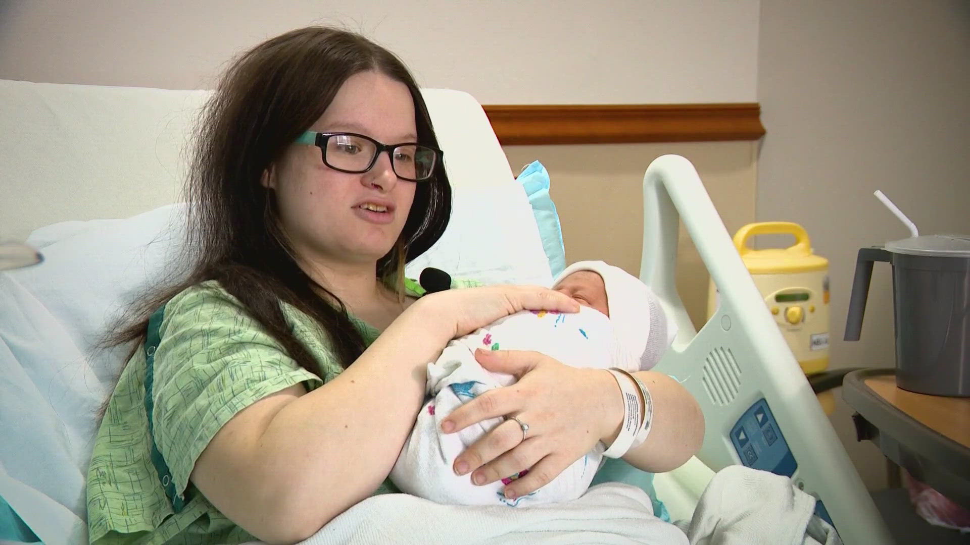 Special delivery: Baby born in Iowa FedEx facility