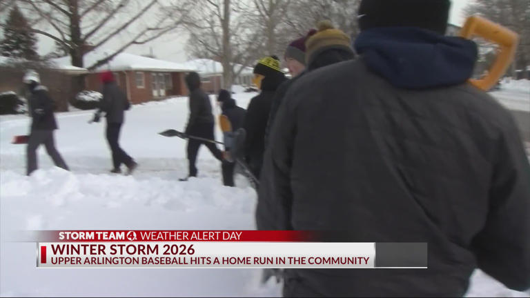 High school baseball team digs central Ohio residents out of the snow