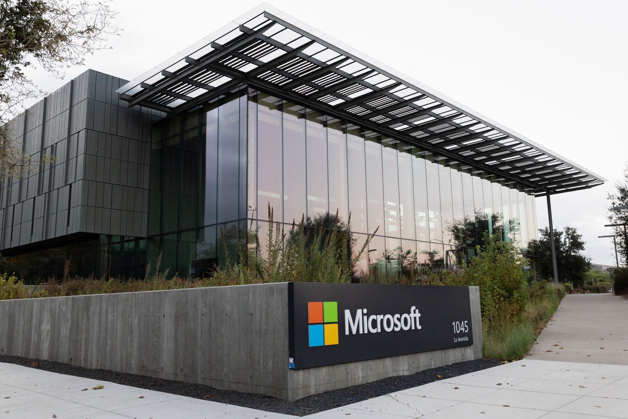 Microsoft drops amid slowing cloud growth, record spending