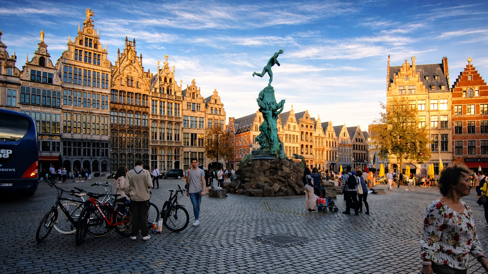 Daily life around Antwerp’s old town