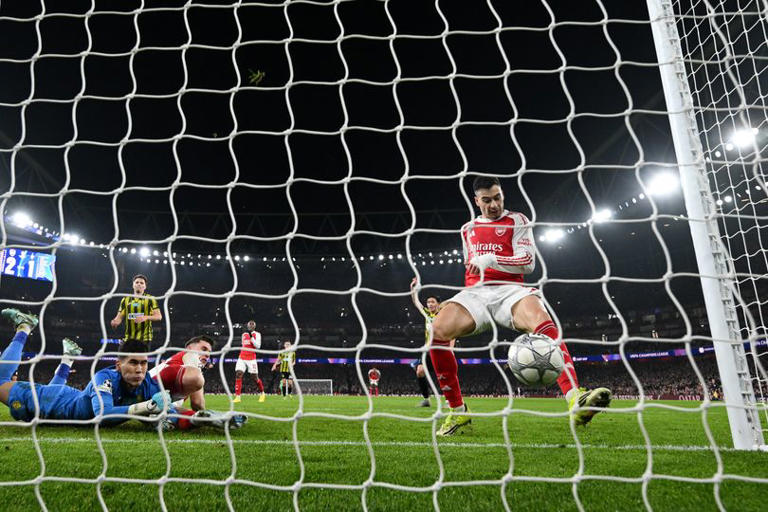 Why furious Piero Hincapie exploded after Arsenal win despite triple ...