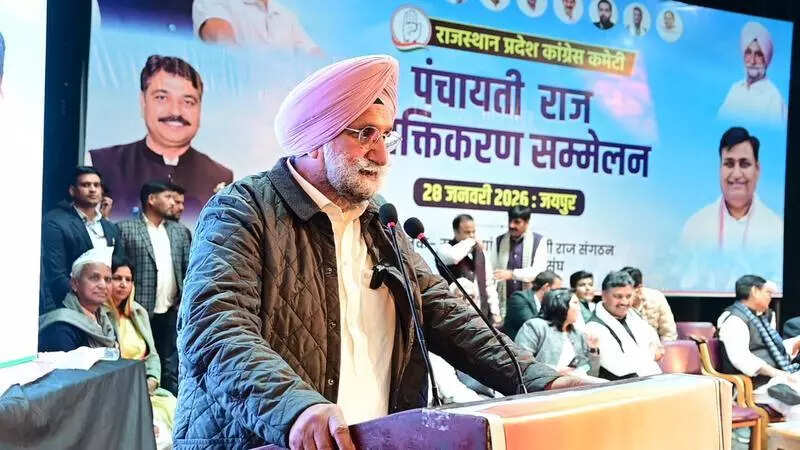 'Unstable approach' forces 2 flights to abort landings