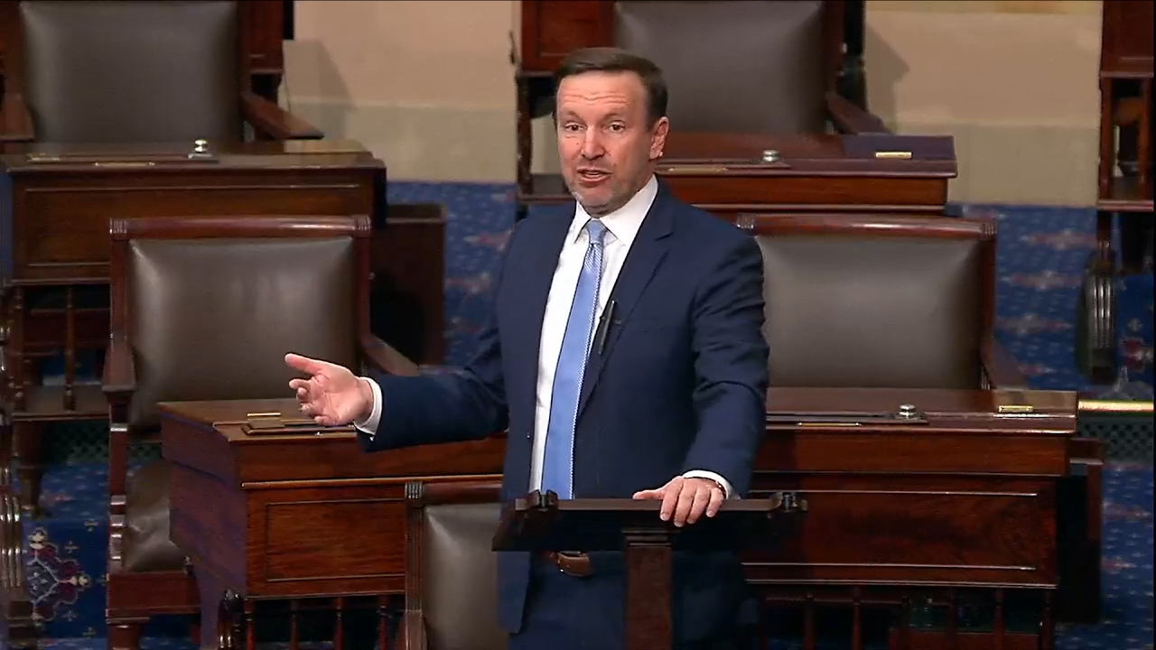 'They're hiding something': Chris Murphy uncovers the hidden cruelty, lawlessness of ICE in ...