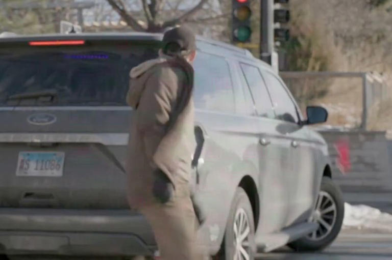 New video may show Alex Pretti's heated encounter with ICE days before ...