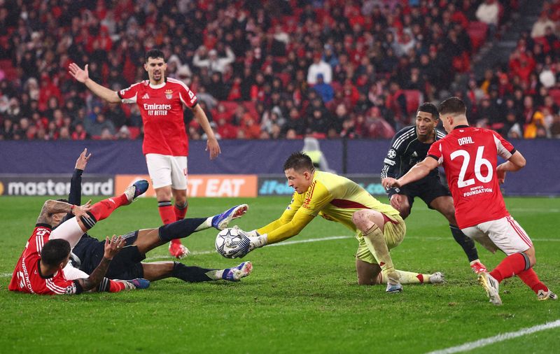Soccer-goalkeeper scores at death to keep Benfica in Champions League ...