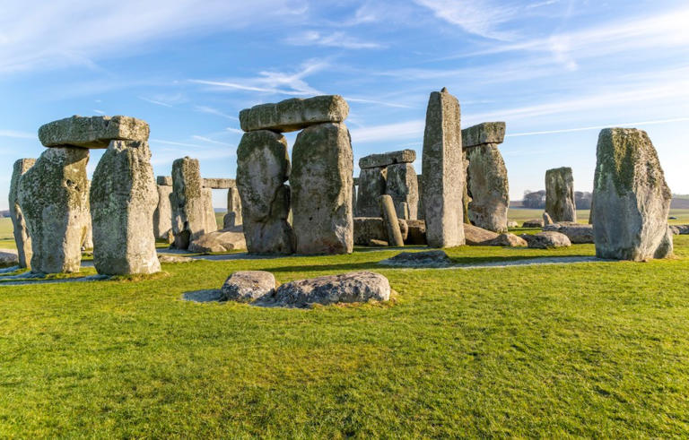Humans, not glaciers, moved rocks used in Stonehenge's construction ...