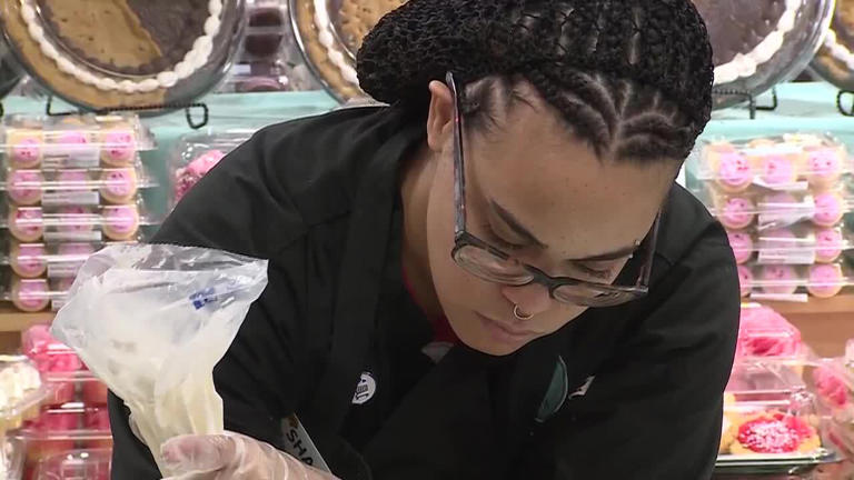 Kansas Day: Dillons bakery decorates Kansas’ 165th celebration birthday ...