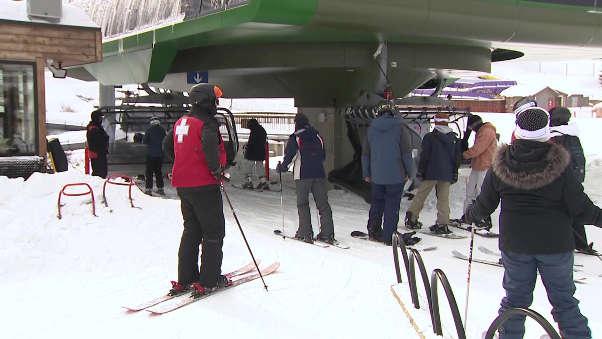 How staff at ski resort in Monroe County stay safe in the elements