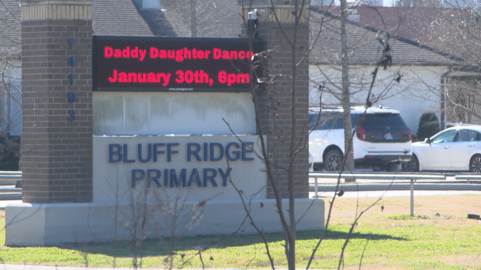 Bluff Ridge Primary father-daughter dance back on after brief postponement
