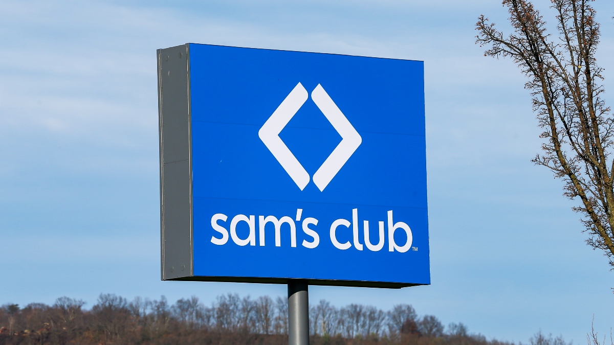 This under-$15 rain jacket at Sam's Club has shoppers racing to buy