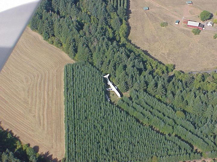 Living on a jet plane: Oregon retiree turns a Boeing 727 into a home